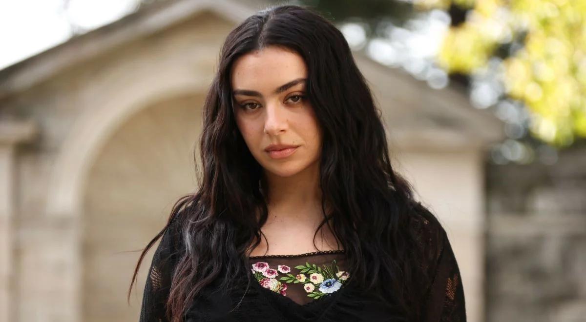 Charli XCX w zwiastunie filmu, który kręcono w Warszawie. Premiera w ...